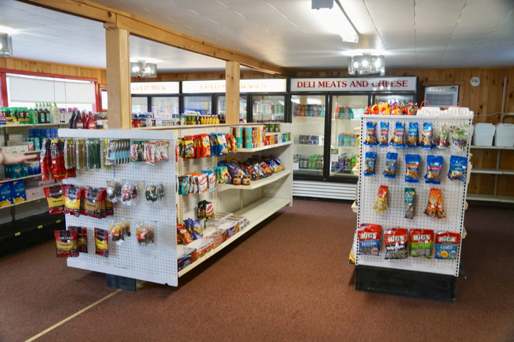 The Peru GazetteA New Convenience Store on the Lake Shore Road | The ...
