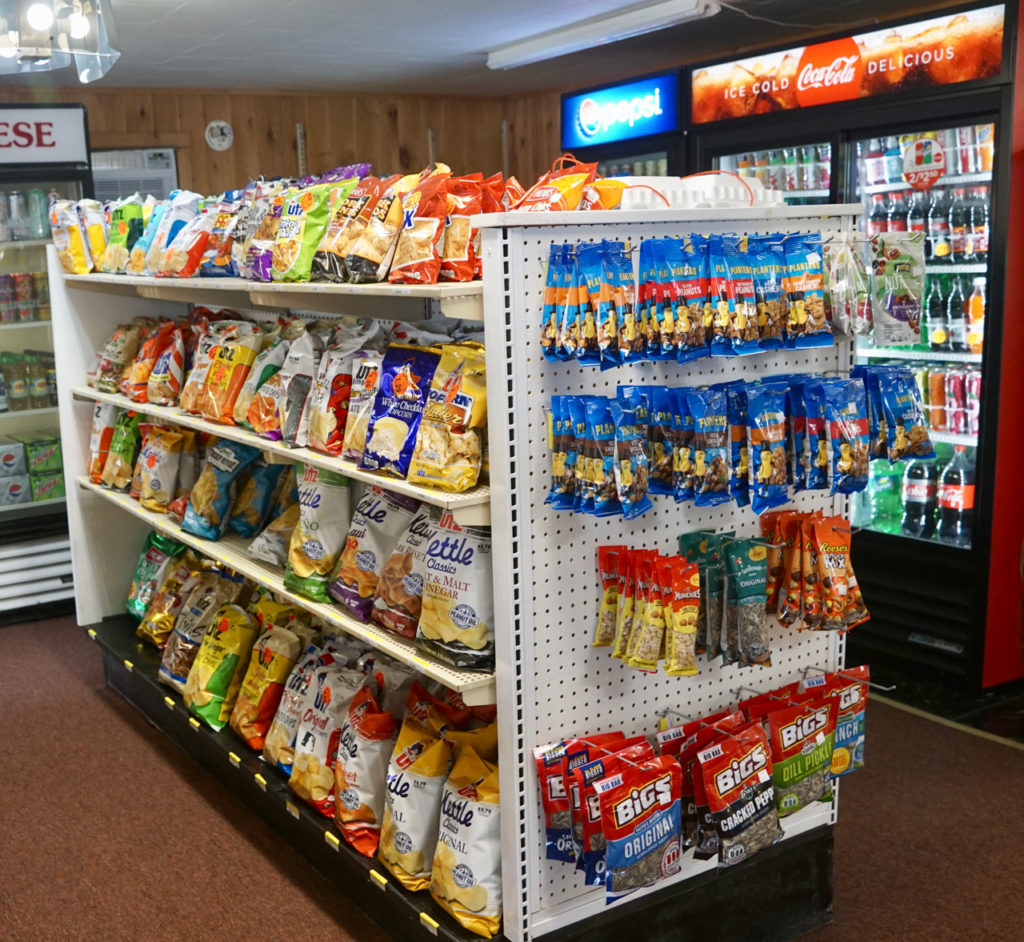 The Peru GazetteA New Convenience Store on the Lake Shore Road | The ...