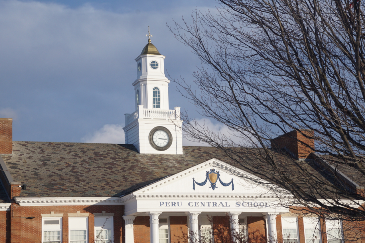 The Peru GazetteElementary School Clock Tower Complete | The Peru Gazette